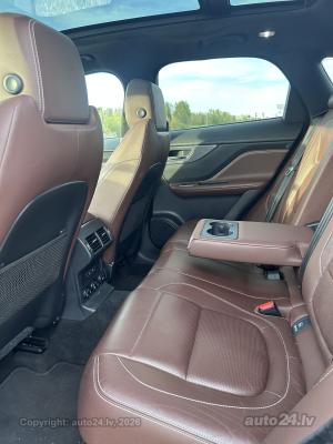 Black Jaguar F-Pace 2016 in Tallinn, with an engine capacity of 3.00 L and mileage of 220 thousand km for 19000 €, photo 18 on AUTOMOTO.COM.LV