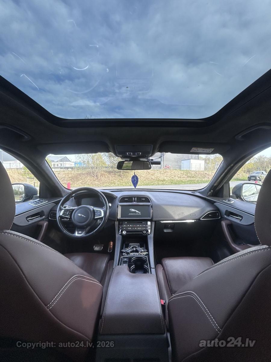 Black Jaguar F-Pace 2016 in Tallinn, with an engine capacity of 3.00 L and mileage of 220 thousand km for 19000 €, photo 19 on AUTOMOTO.COM.LV