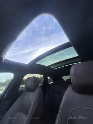 Black Jaguar F-Pace 2016 in Tallinn, with an engine capacity of 3.00 L and mileage of 220 thousand km for 19000 €, photo 23 on AUTOMOTO.COM.LV