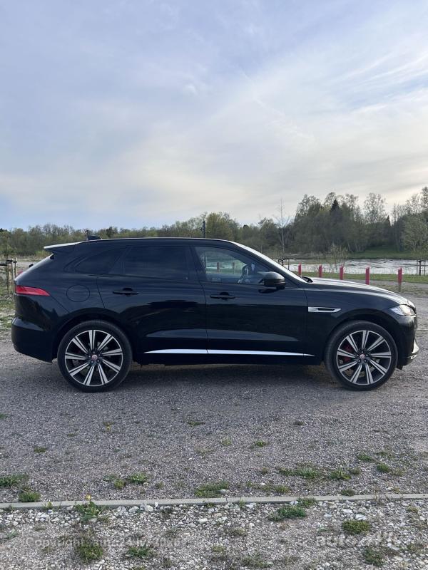 Melns Jaguar F-Pace 2016 Tallina, ar dzinēja tilpumu 3.00 L un nobraukumu 220 tūkst. km par 19000 €, foto 7 vietnē AUTOMOTO.COM.LV