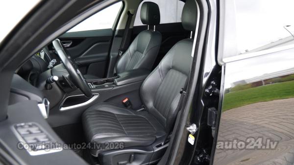Melns Jaguar F-Pace 2016 Tallina, ar dzinēja tilpumu 2.00 L un nobraukumu 0 tūkst. km par 14999 €, foto 4 vietnē AUTOMOTO.COM.LV