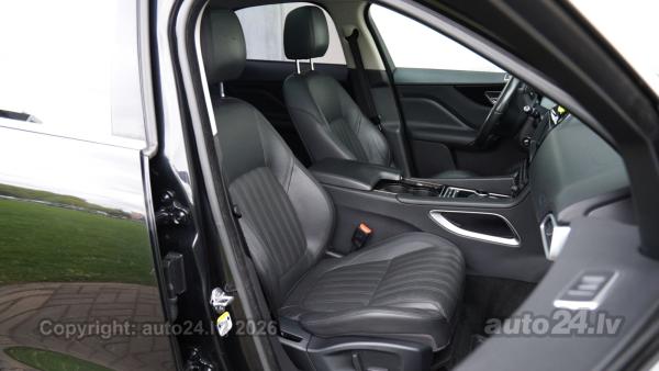 Melns Jaguar F-Pace 2016 Tallina, ar dzinēja tilpumu 2.00 L un nobraukumu 0 tūkst. km par 14999 €, foto 5 vietnē AUTOMOTO.COM.LV