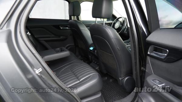 Melns Jaguar F-Pace 2016 Tallina, ar dzinēja tilpumu 2.00 L un nobraukumu 0 tūkst. km par 14999 €, foto 6 vietnē AUTOMOTO.COM.LV