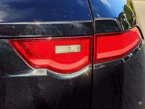 Ягуар Ф-Пейс 2016 в Таураге на AUTOMOTO.COM.LV Черный Ягуар Ф-Пейс 2016 в Таураге, объемом двигателя 2.00 л и пробегом 207 тыс. км за 7900 €, фото 11 на AUTOMOTO.COM.LV