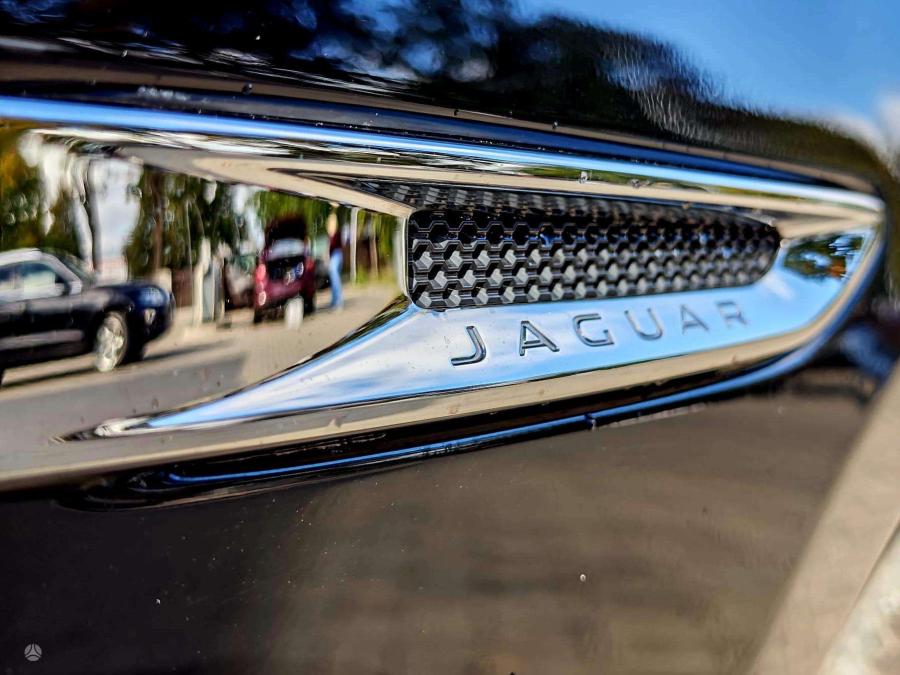 Melns Jaguar F-Pace 2016 Tauragė, ar dzinēja tilpumu 2.00 L un nobraukumu 207 tūkst. km par 7900 €, foto 15 vietnē AUTOMOTO.COM.LV