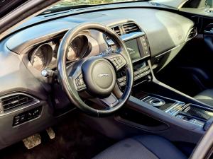 Melns Jaguar F-Pace 2016 Tauragė, ar dzinēja tilpumu 2.00 L un nobraukumu 207 tūkst. km par 7900 €, foto 18 vietnē AUTOMOTO.COM.LV