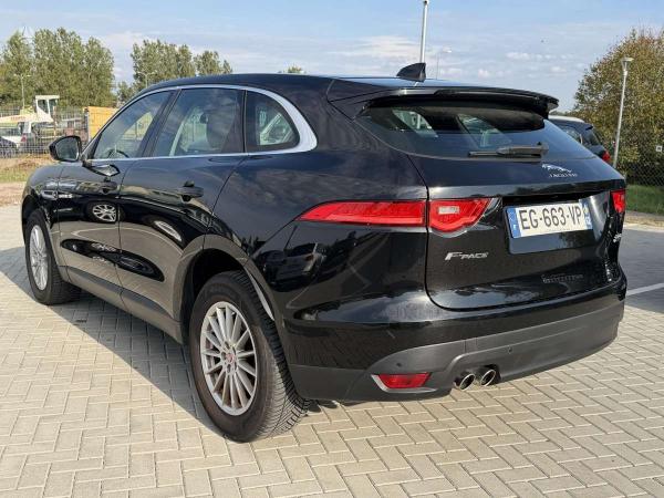 Jaguar F-Pace 2016 in Taurage on AUTOMOTO.COM.LV Black Jaguar F-Pace 2016 in Taurage, with an engine capacity of 2.00 L and mileage of 163 thousand km for 9999 €, photo 6 on AUTOMOTO.COM.LV