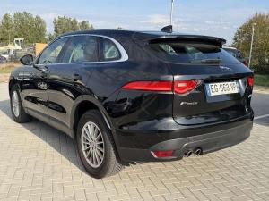 Black Jaguar F-Pace 2016 in Taurage, with an engine capacity of 2.00 L and mileage of 163 thousand km for 9999 €, photo 6 on AUTOMOTO.COM.LV