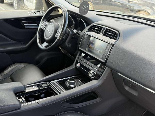 Jaguar F-Pace 2016 in Taurage on AUTOMOTO.COM.LV Black Jaguar F-Pace 2016 in Taurage, with an engine capacity of 2.00 L and mileage of 163 thousand km for 9999 €, photo 10 on AUTOMOTO.COM.LV