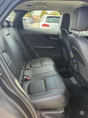 Black Jaguar F-Pace 2016 in Taurage, with an engine capacity of 2.00 L and mileage of 163 thousand km for 9999 €, photo 12 on AUTOMOTO.COM.LV