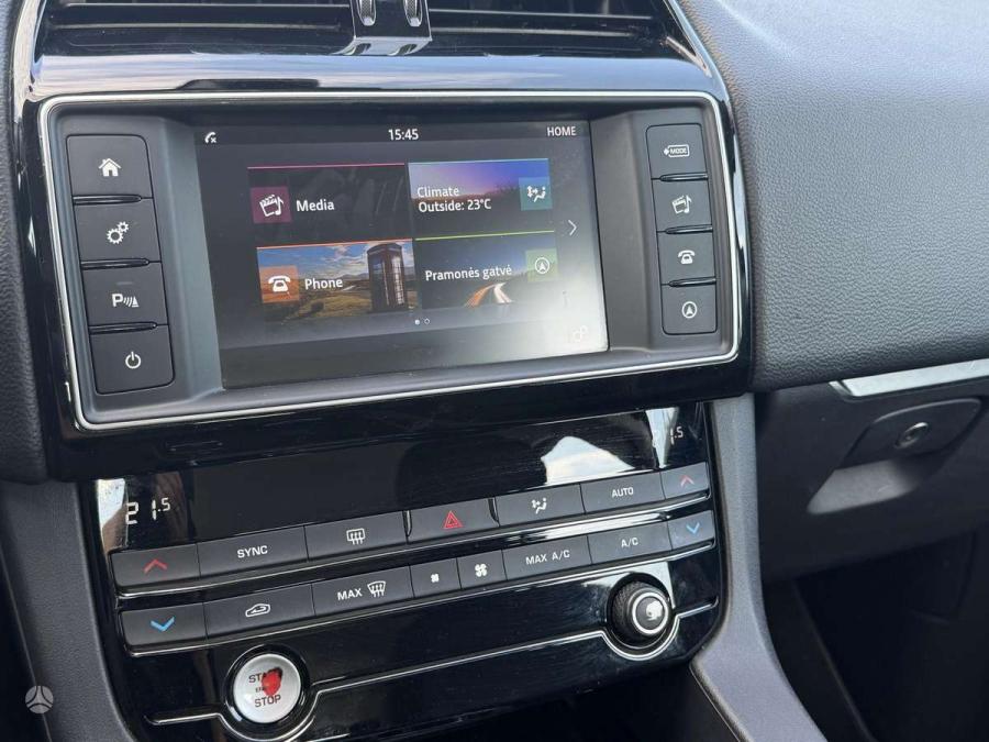 Black Jaguar F-Pace 2016 in Taurage, with an engine capacity of 2.00 L and mileage of 163 thousand km for 9999 €, photo 14 on AUTOMOTO.COM.LV