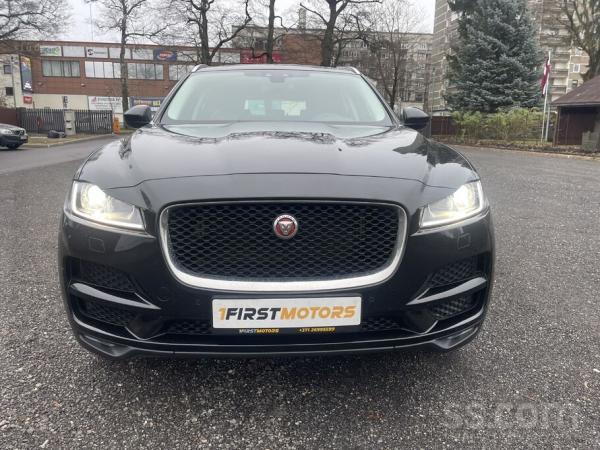 Melns Jaguar F-Pace 2017 Rīga, ar dzinēja tilpumu 2.00 L un nobraukumu 227 tūkst. km par 13950 €, foto 5 vietnē AUTOMOTO.COM.LV