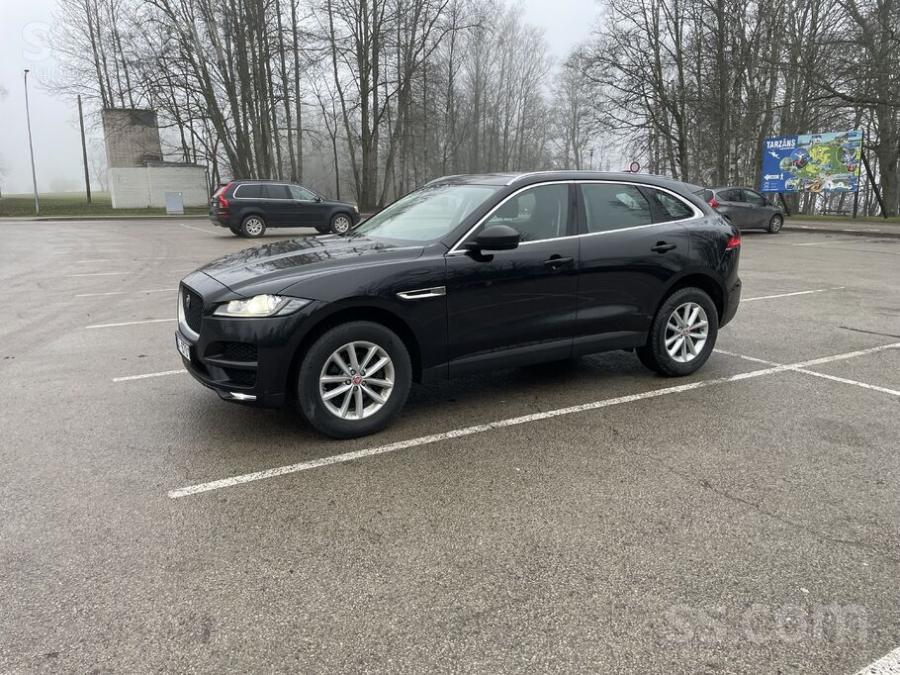 Melns Jaguar F-Pace 2017 Rīga, ar dzinēja tilpumu 2.00 L un nobraukumu 250 tūkst. km par 16500 €, foto 4 vietnē AUTOMOTO.COM.LV