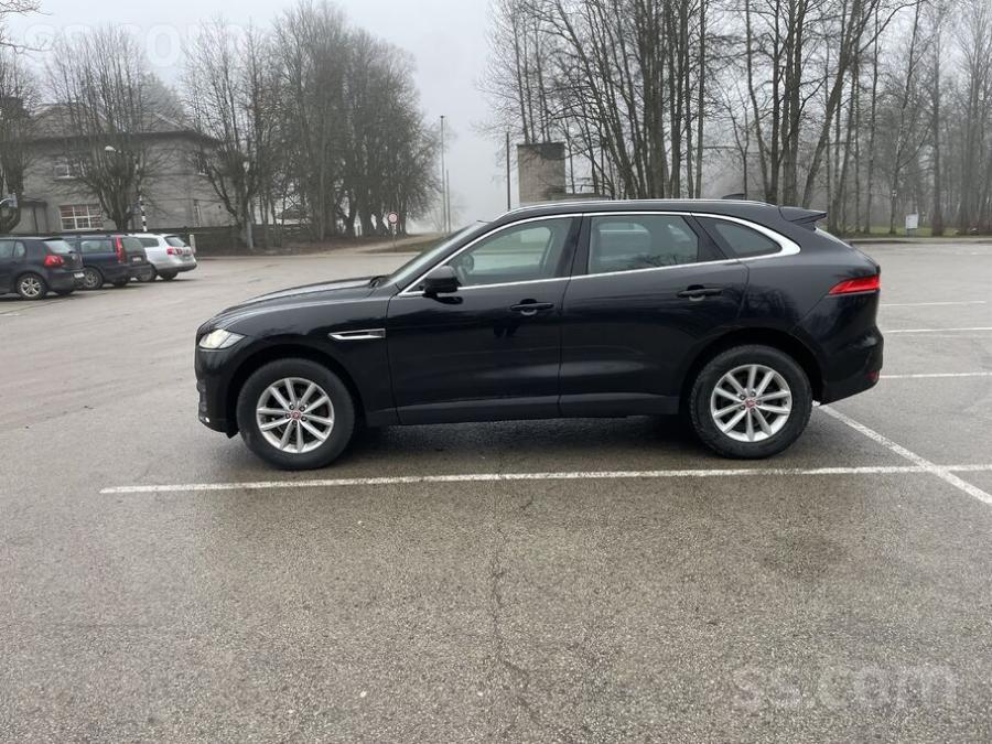 Melns Jaguar F-Pace 2017 Rīga, ar dzinēja tilpumu 2.00 L un nobraukumu 250 tūkst. km par 16500 €, foto 5 vietnē AUTOMOTO.COM.LV