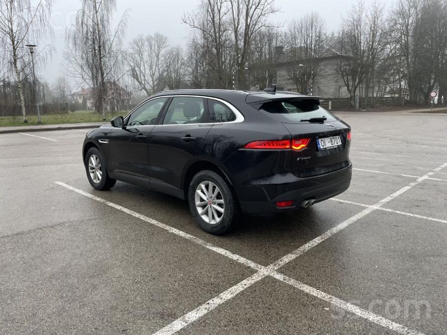 Melns Jaguar F-Pace 2017 Rīga, ar dzinēja tilpumu 2.00 L un nobraukumu 250 tūkst. km par 16500 €, foto 6 vietnē AUTOMOTO.COM.LV