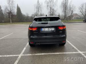 Melns Jaguar F-Pace 2017 Rīga, ar dzinēja tilpumu 2.00 L un nobraukumu 250 tūkst. km par 16500 €, foto 7 vietnē AUTOMOTO.COM.LV