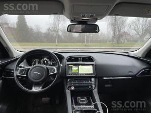 Melns Jaguar F-Pace 2017 Rīga, ar dzinēja tilpumu 2.00 L un nobraukumu 250 tūkst. km par 16500 €, foto 16 vietnē AUTOMOTO.COM.LV