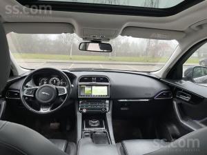 Melns Jaguar F-Pace 2017 Rīga, ar dzinēja tilpumu 2.00 L un nobraukumu 250 tūkst. km par 16500 €, foto 17 vietnē AUTOMOTO.COM.LV