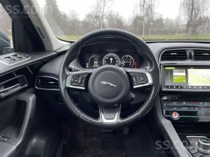 Melns Jaguar F-Pace 2017 Rīga, ar dzinēja tilpumu 2.00 L un nobraukumu 250 tūkst. km par 16500 €, foto 18 vietnē AUTOMOTO.COM.LV