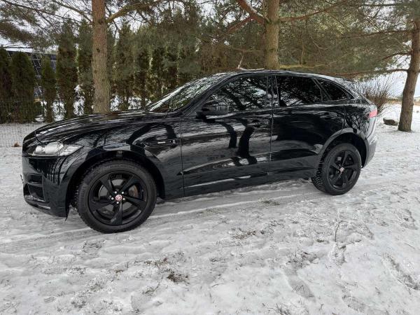 Black Jaguar F-Pace 2017 in Alytus, with an engine capacity of 2.00 L and mileage of 137 thousand km for 11999 €, photo 7 on AUTOMOTO.COM.LV