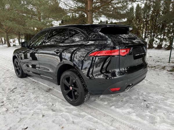 Black Jaguar F-Pace 2017 in Alytus, with an engine capacity of 2.00 L and mileage of 137 thousand km for 11999 €, photo 9 on AUTOMOTO.COM.LV