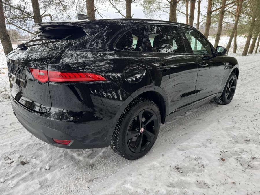 Melns Jaguar F-Pace 2017 Alīta, ar dzinēja tilpumu 2.00 L un nobraukumu 137 tūkst. km par 11999 €, foto 12 vietnē AUTOMOTO.COM.LV