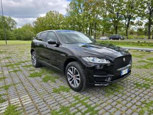 Black Jaguar F-Pace 2017 in Kaunas, with an engine capacity of 2.00 L and mileage of 170 thousand km for 13500 €, photo 2 on AUTOMOTO.COM.LV