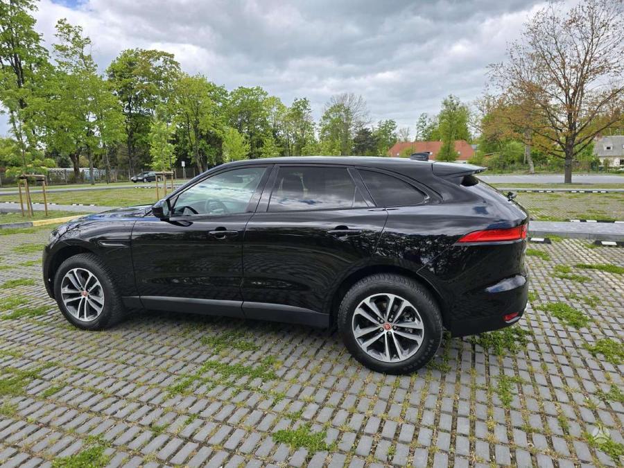 Black Jaguar F-Pace 2017 in Kaunas, with an engine capacity of 2.00 L and mileage of 170 thousand km for 13500 €, photo 11 on AUTOMOTO.COM.LV