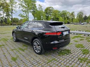 Black Jaguar F-Pace 2017 in Kaunas, with an engine capacity of 2.00 L and mileage of 170 thousand km for 13500 €, photo 12 on AUTOMOTO.COM.LV