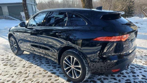 Black Jaguar F-Pace 2017 in Anyksciai, with an engine capacity of 2.99 L and mileage of 158 thousand km for 15699 €, photo 4 on AUTOMOTO.COM.LV