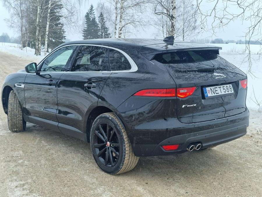 Black Jaguar F-Pace 2017 in Plunge, with an engine capacity of 2.00 L and mileage of 175 thousand km for 16500 €, photo 5 on AUTOMOTO.COM.LV
