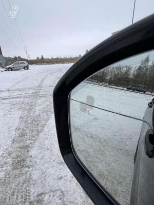 Black Jaguar F-Pace 2017 in Kaunas, with an engine capacity of 2.00 L and mileage of 242 thousand km for 10000 €, photo 12 on AUTOMOTO.COM.LV