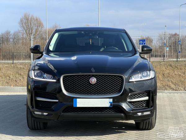 Black Jaguar F-Pace 2017 in Taurage, with an engine capacity of 2.00 L and mileage of 145 thousand km for 12300 €, photo 3 on AUTOMOTO.COM.LV