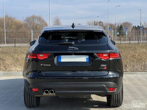 Black Jaguar F-Pace 2017 in Taurage, with an engine capacity of 2.00 L and mileage of 145 thousand km for 12300 €, photo 10 on AUTOMOTO.COM.LV