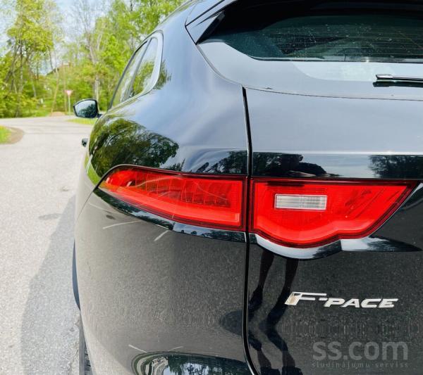 Melns Jaguar F-Pace 2017 Rīga, ar dzinēja tilpumu 2.00 L un nobraukumu 255 tūkst. km par 14400 €, foto 11 vietnē AUTOMOTO.COM.LV