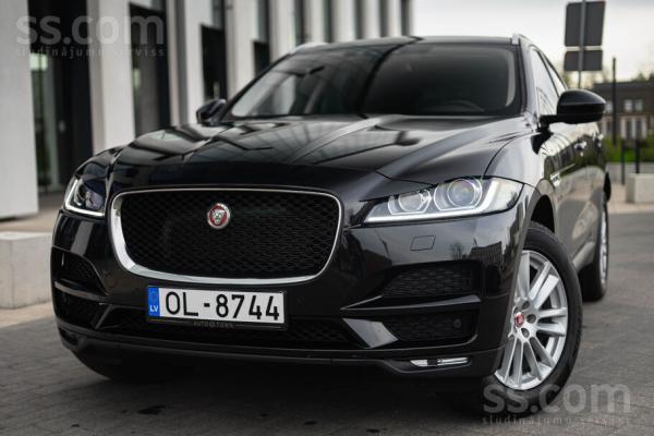 Black Jaguar F-Pace 2017 in Riga, with an engine capacity of 2.00 L and mileage of 214 thousand km for 13990 €, photo 2 on AUTOMOTO.COM.LV