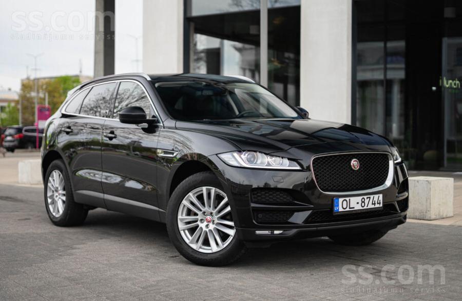 Black Jaguar F-Pace 2017 in Riga, with an engine capacity of 2.00 L and mileage of 214 thousand km for 13990 €, photo 4 on AUTOMOTO.COM.LV