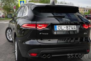 Black Jaguar F-Pace 2017 in Riga, with an engine capacity of 2.00 L and mileage of 214 thousand km for 13990 €, photo 7 on AUTOMOTO.COM.LV