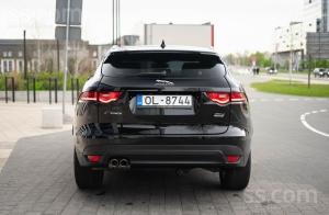 Black Jaguar F-Pace 2017 in Riga, with an engine capacity of 2.00 L and mileage of 214 thousand km for 13990 €, photo 10 on AUTOMOTO.COM.LV