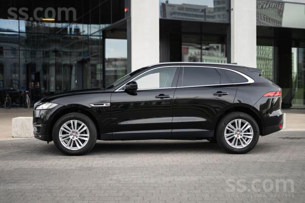 Black Jaguar F-Pace 2017 in Riga, with an engine capacity of 2.00 L and mileage of 214 thousand km for 13990 €, photo 10 on AUTOMOTO.COM.LV