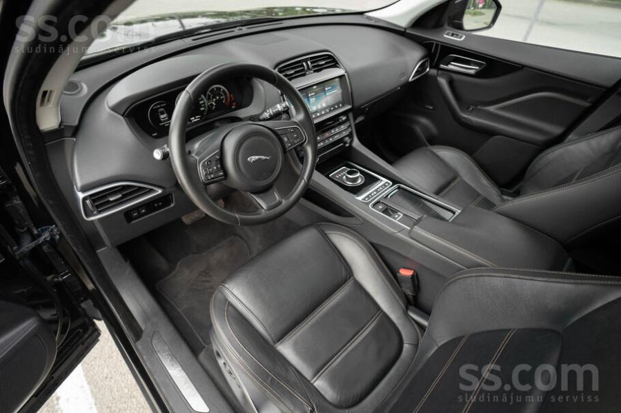 Black Jaguar F-Pace 2017 in Riga, with an engine capacity of 2.00 L and mileage of 214 thousand km for 13990 €, photo 12 on AUTOMOTO.COM.LV