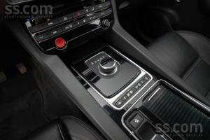 Black Jaguar F-Pace 2017 in Riga, with an engine capacity of 2.00 L and mileage of 214 thousand km for 13990 €, photo 15 on AUTOMOTO.COM.LV