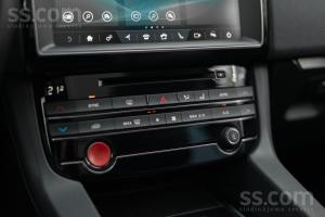 Black Jaguar F-Pace 2017 in Riga, with an engine capacity of 2.00 L and mileage of 214 thousand km for 13990 €, photo 21 on AUTOMOTO.COM.LV