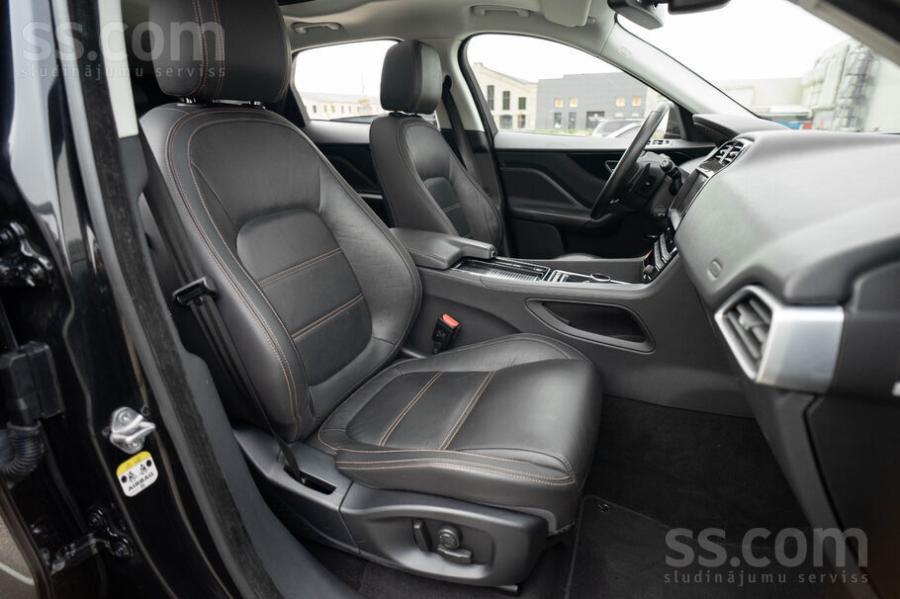 Black Jaguar F-Pace 2017 in Riga, with an engine capacity of 2.00 L and mileage of 214 thousand km for 13990 €, photo 30 on AUTOMOTO.COM.LV