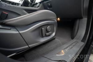 Black Jaguar F-Pace 2017 in Riga, with an engine capacity of 2.00 L and mileage of 214 thousand km for 13990 €, photo 31 on AUTOMOTO.COM.LV