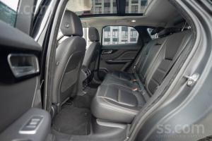 Black Jaguar F-Pace 2017 in Riga, with an engine capacity of 2.00 L and mileage of 214 thousand km for 13990 €, photo 32 on AUTOMOTO.COM.LV
