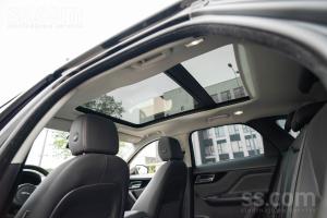 Black Jaguar F-Pace 2017 in Riga, with an engine capacity of 2.00 L and mileage of 214 thousand km for 13990 €, photo 33 on AUTOMOTO.COM.LV
