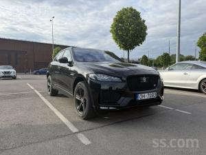 Melns Jaguar F-Pace 2017 Rīga, ar dzinēja tilpumu 3.00 L un nobraukumu 235 tūkst. km par 18000 €, foto  vietnē AUTOMOTO.COM.LV