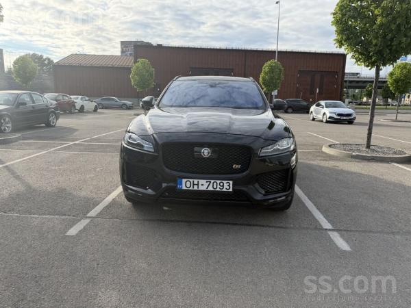 Melns Jaguar F-Pace 2017 Rīga, ar dzinēja tilpumu 3.00 L un nobraukumu 235 tūkst. km par 18000 €, foto 2 vietnē AUTOMOTO.COM.LV