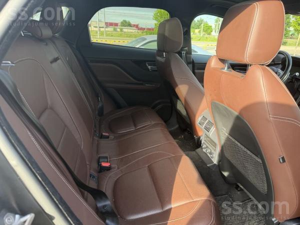 Black Jaguar F-Pace 2017 in Riga, with an engine capacity of 3.00 L and mileage of 235 thousand km for 18000 €, photo 7 on AUTOMOTO.COM.LV